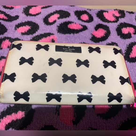 kate spade | Bags | Kate Spade Bow Print Zip Around Wallet | Poshmark